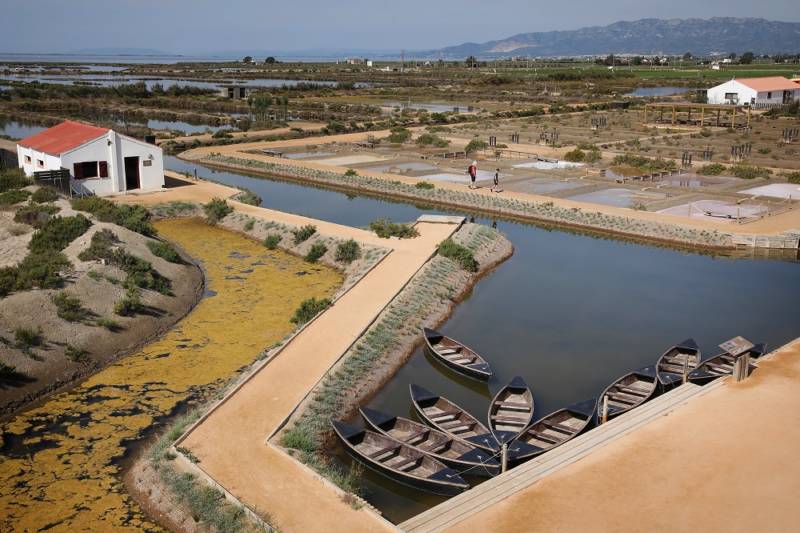 “Pontones” – Traditional Ebro Delta punt boats